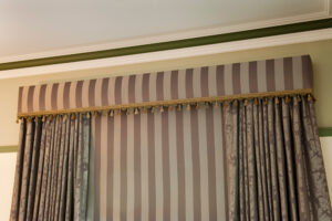 Pelmet Curtains in Dubai: Made to Measure Pelmet Curtains